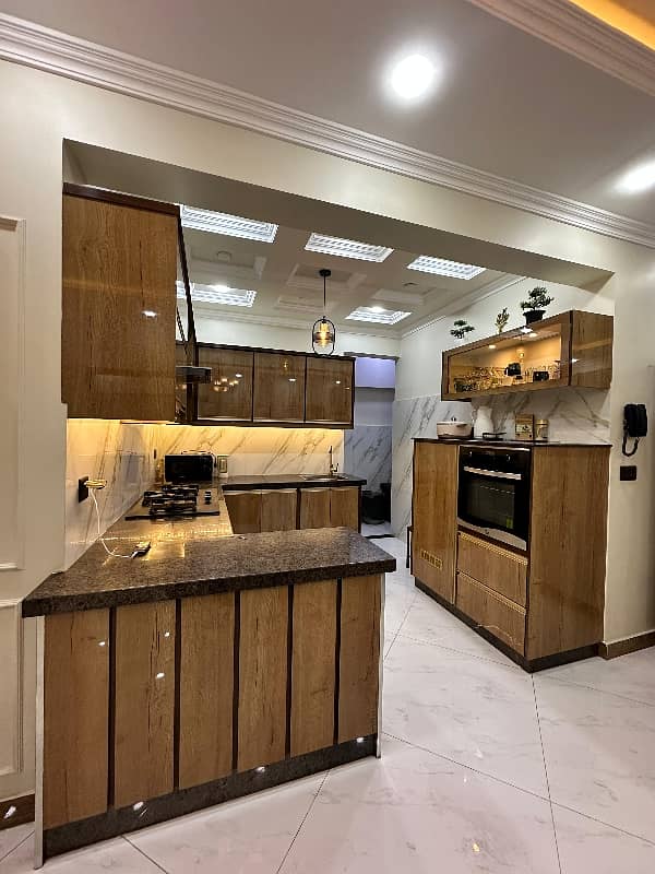 Prime Location In Garden East Flat For sale Sized 1350 Square Feet ...
