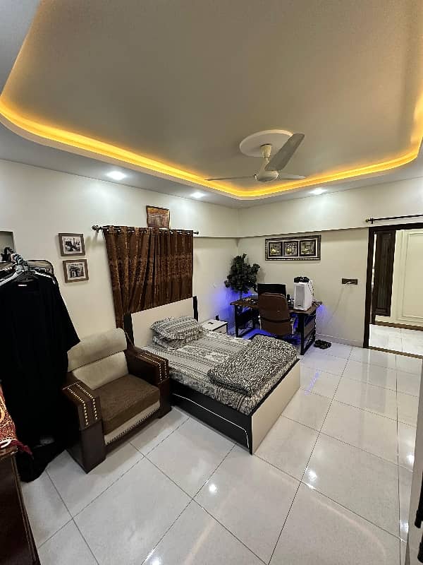 Prime Location In Garden East Flat For sale Sized 1350 Square Feet ...