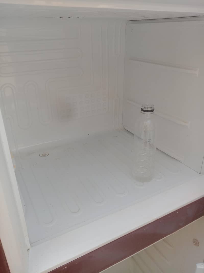 I want to sell my pell fridge - Refrigerators - 1115741475