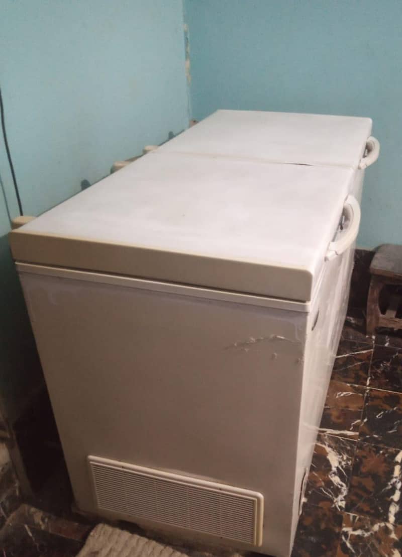 waves deep freezer tripet - Freezers - 1115752216