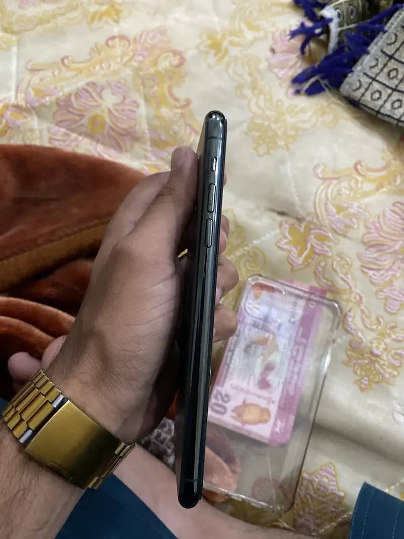 iPhone 11 Pro Max 256GB LLA - Mobile Phones - 1115770775