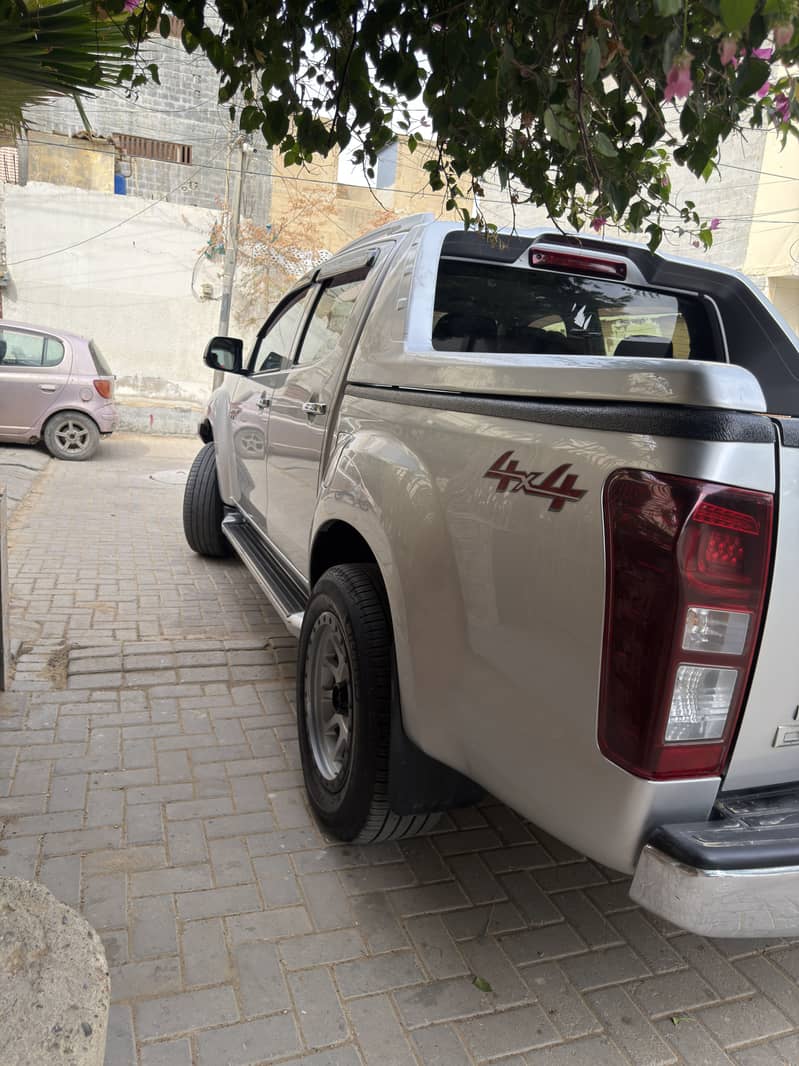 Isuzu D-Max V-Cross 2019 - Cars - 1115771163