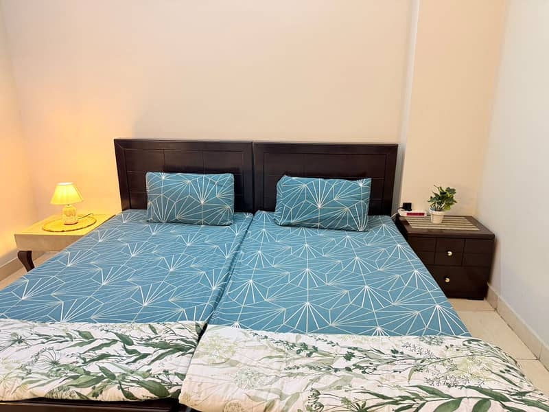 Solid wood 2 single beds with 1 side table - Beds - 1115777543