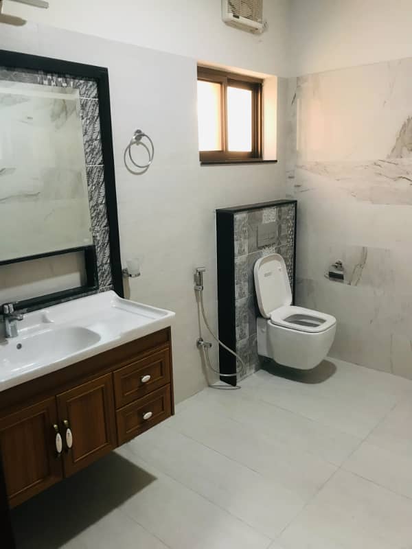 17 Marla 5 Bed House For Rent In Askari 10 Sector F, Lahore - Houses ...