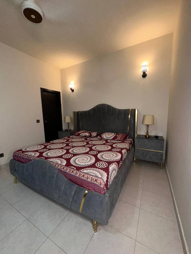 Bed Room Set - Beds - 1115802200