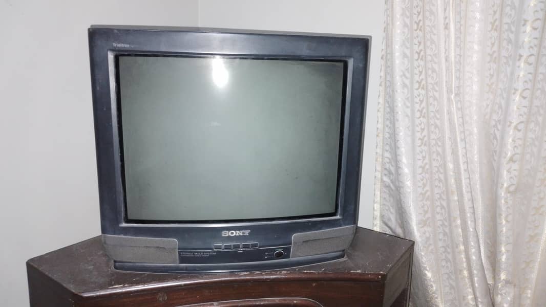 Sony Trinitron 21" CRT TV - Televisions - 1115812558