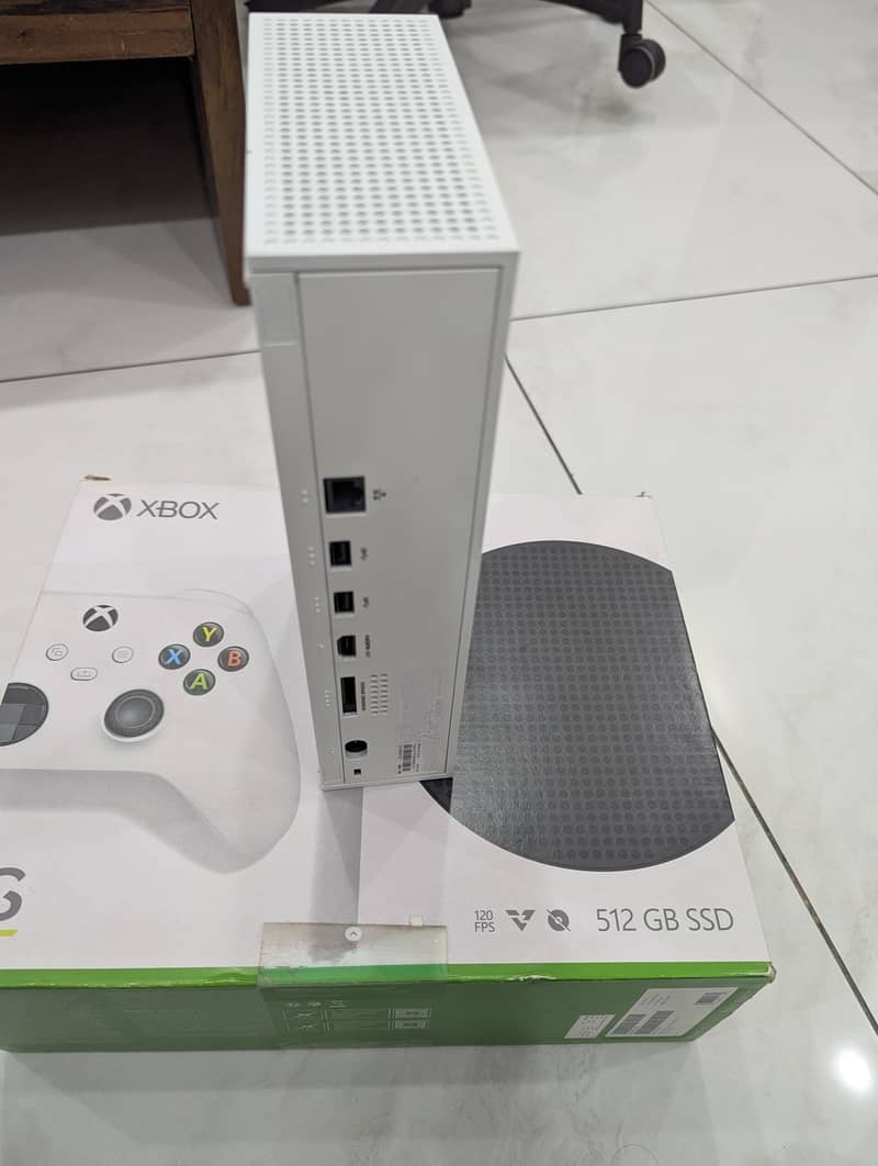 Xbox series s with box - Gaming Consoles - 1115843597