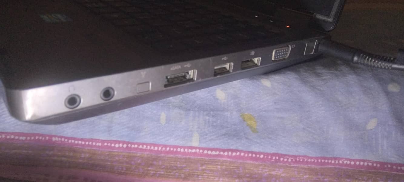 laptop in good condition - Laptops - 1115847028