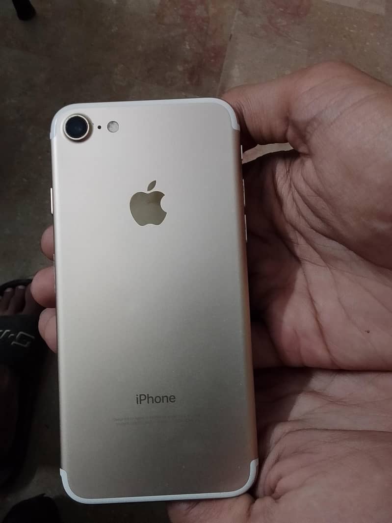 Apple iPhone 7 - Mobile Phones - 1115849739
