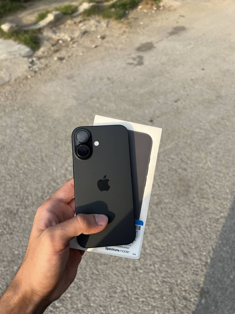 Apple iPhone 16 with box and cable - Mobile Phones - 1115849967