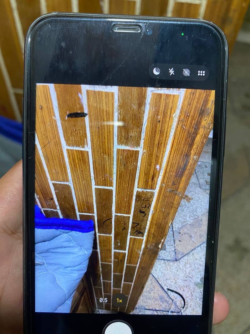 Apple iPhone 11 - Mobile Phones - 1115852336