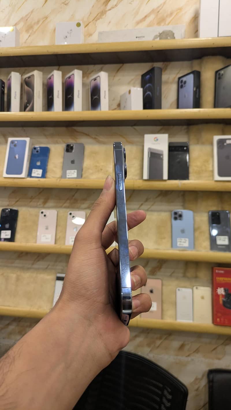 Apple iPhone 13 Pro Max - Mobile Phones - 1115854998