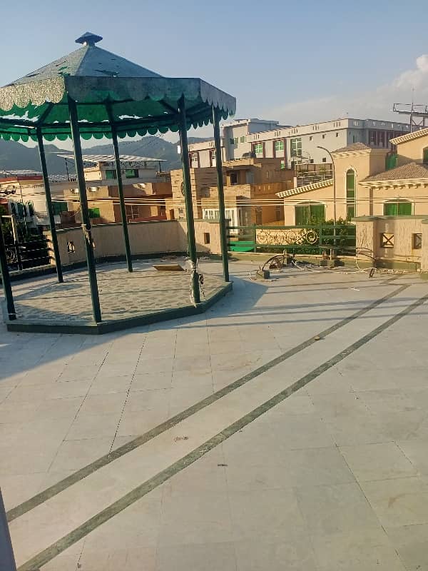 E-11 corner House special designing for rent - Houses - 1115901288
