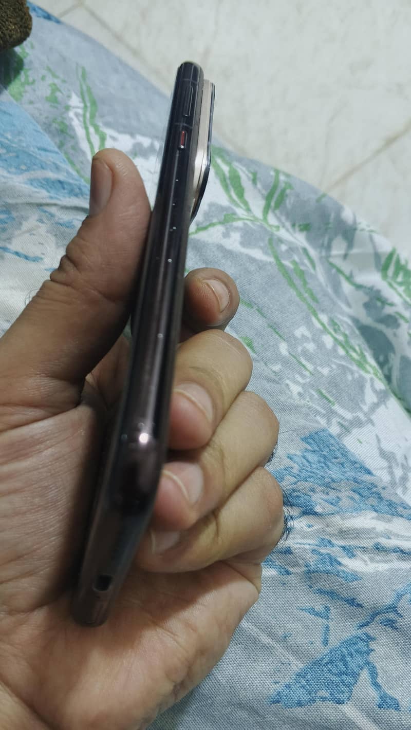 Huawei Pura 70 Ultra - Mobile Phones - 1115903772