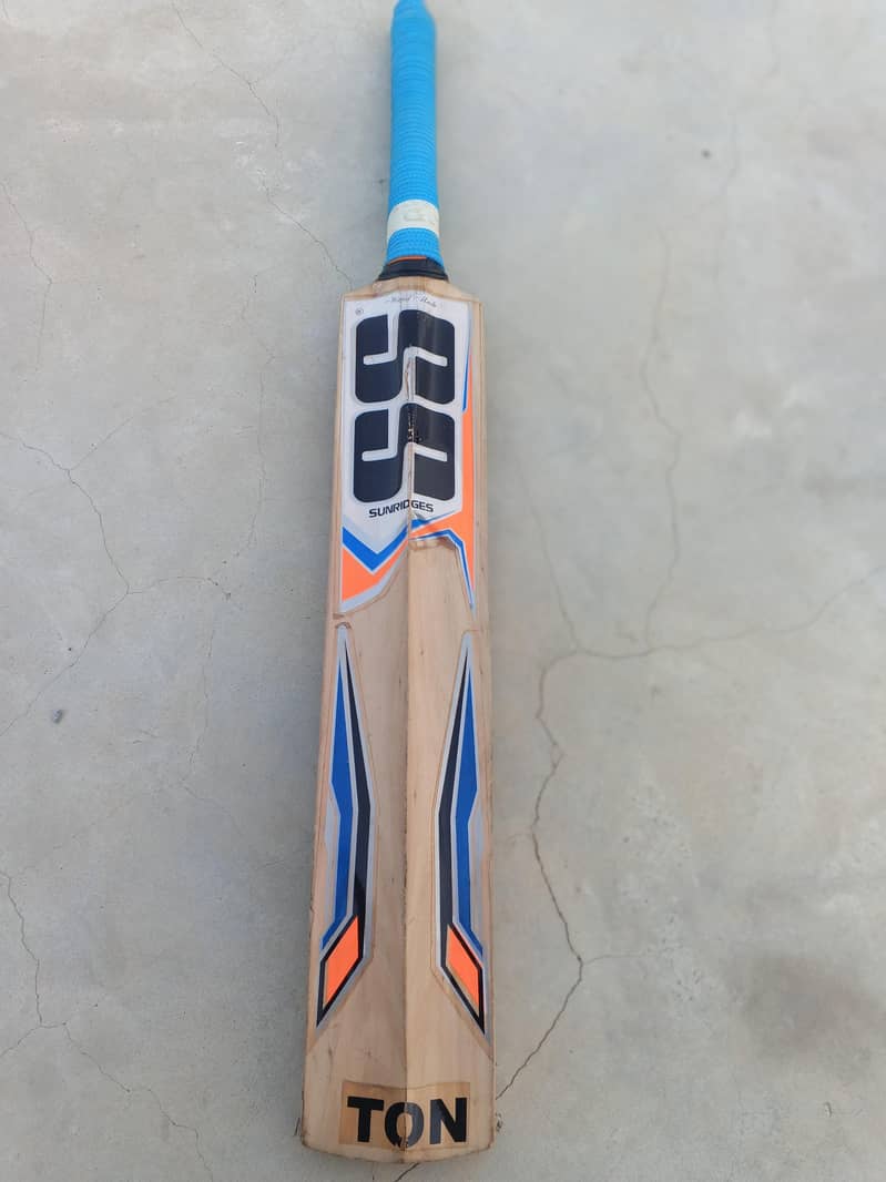 complete cricket kit in good condition - Sports Equipment - 1115928167