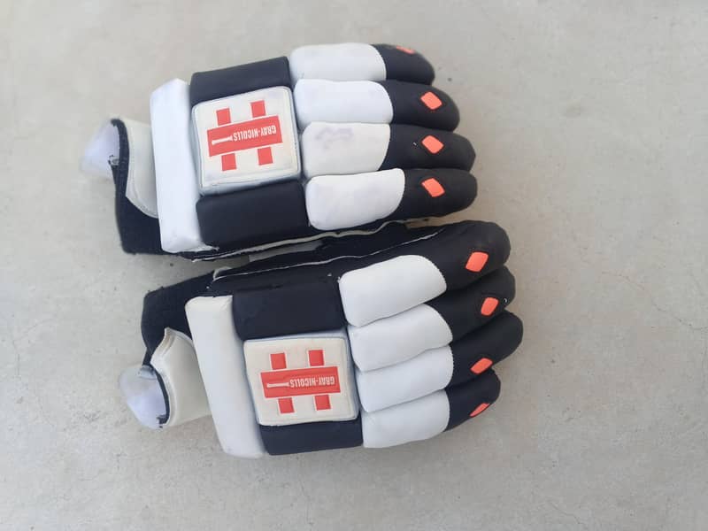 complete cricket kit in good condition - Sports Equipment - 1115928167