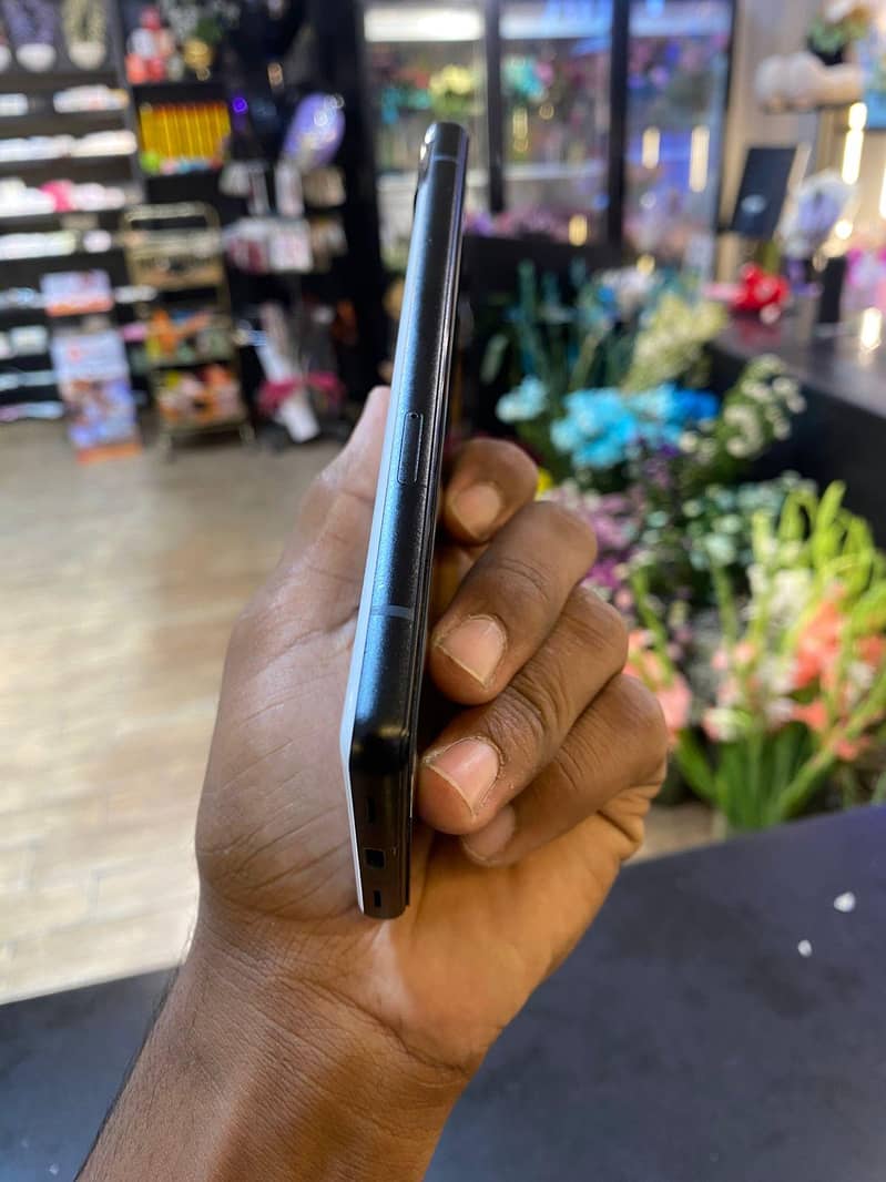 Google Pixel 6a - Mobile Phones - 1115933443