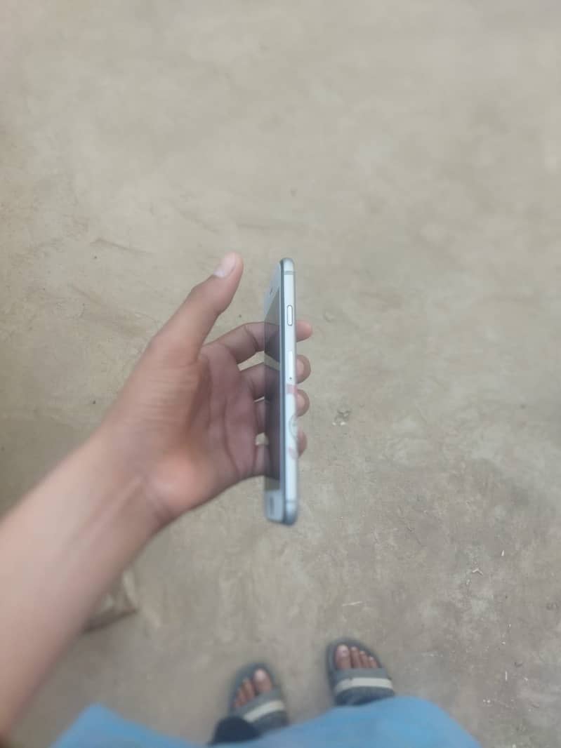 Apple iPhone 6S - Mobile Phones - 1115941587