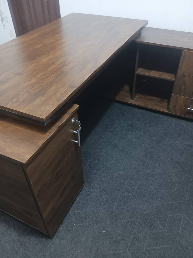 Executive L-Shape office desk - Office Tables - 1115941752