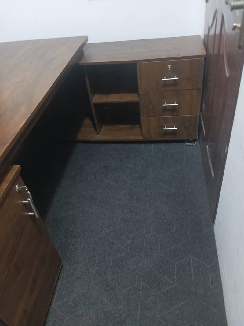 Executive L-Shape office desk - Office Tables - 1115941752