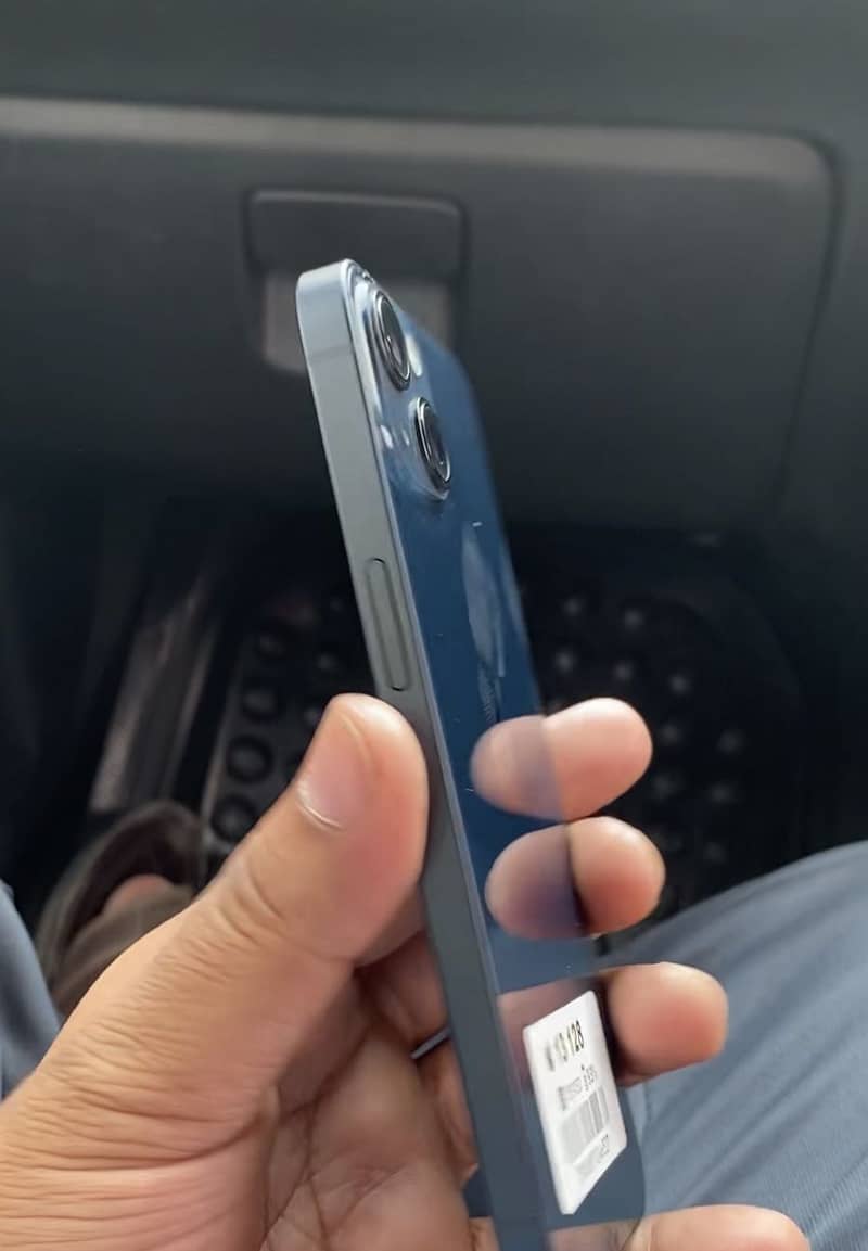 Apple iPhone 13 - Mobile Phones - 1115958316