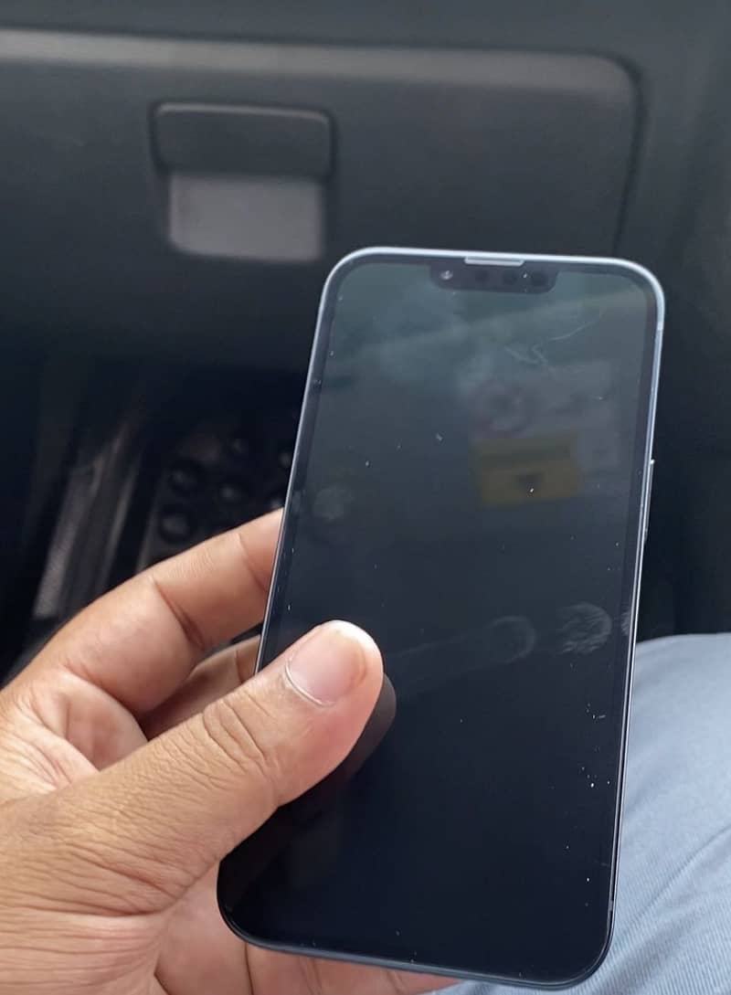 Apple iPhone 13 - Mobile Phones - 1115958316