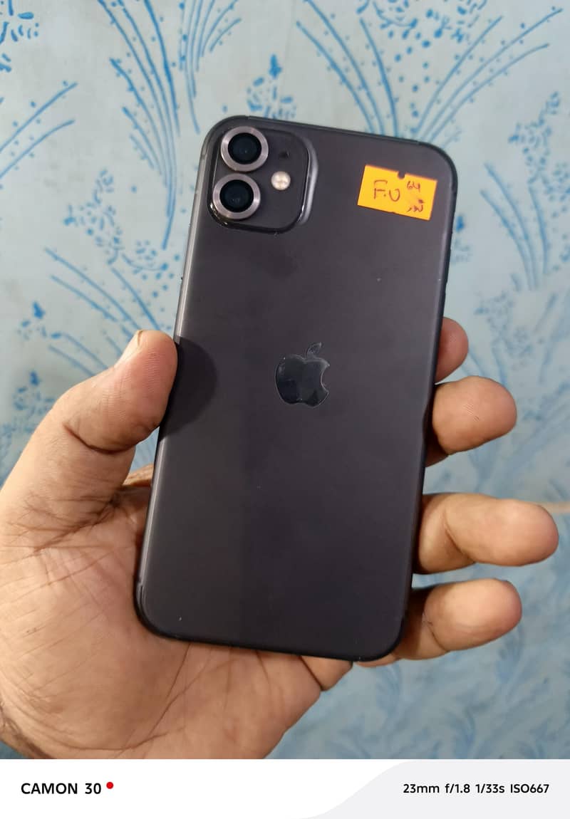 Apple iPhone 11 - Mobile Phones - 1115960628