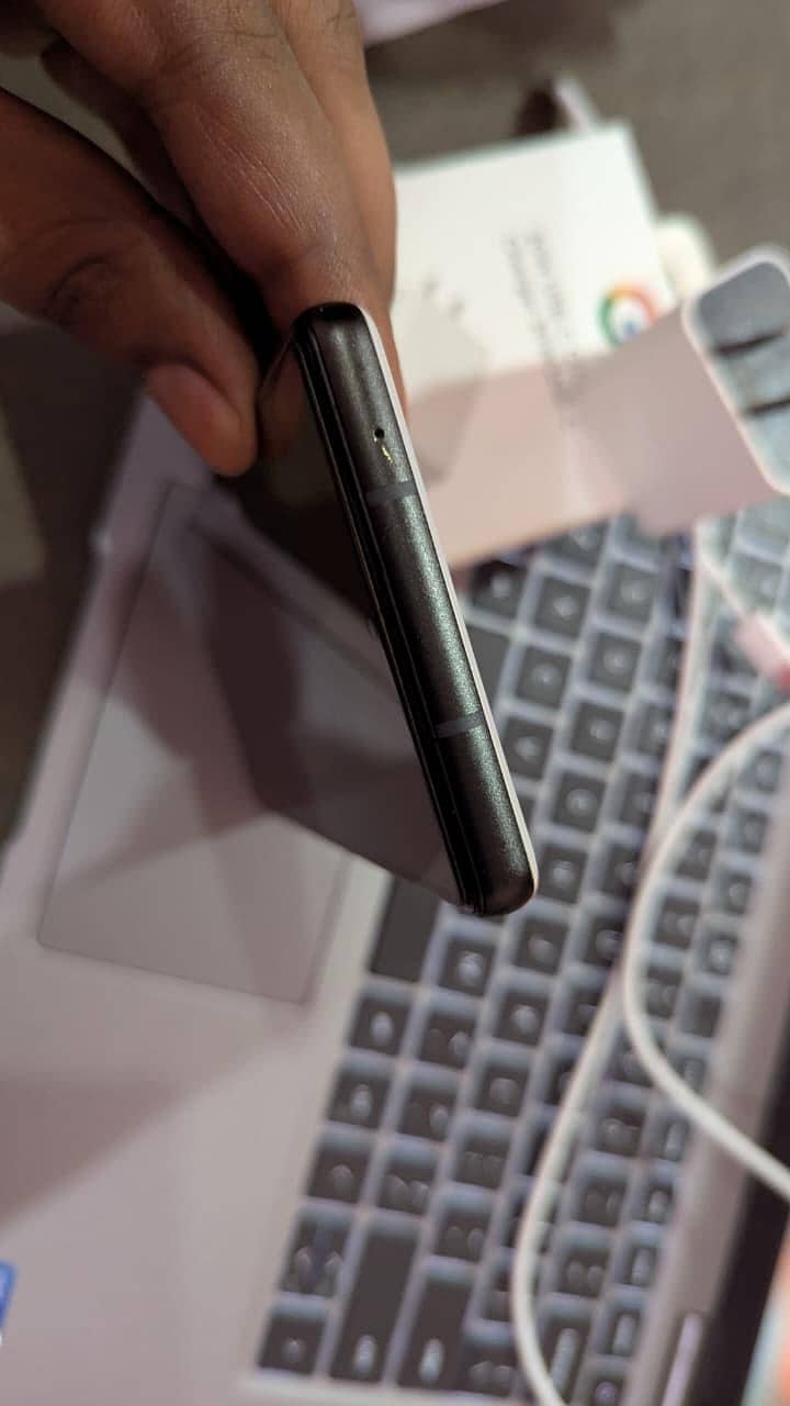 Google Pixel 6a original Charger - Mobile Phones - 1115961631