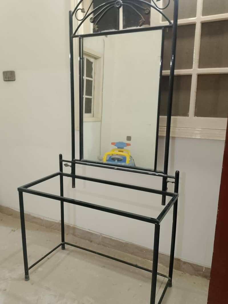 Iron Bed Set With 2 Side Tables And 1 Dressing - Beds - 1115961810