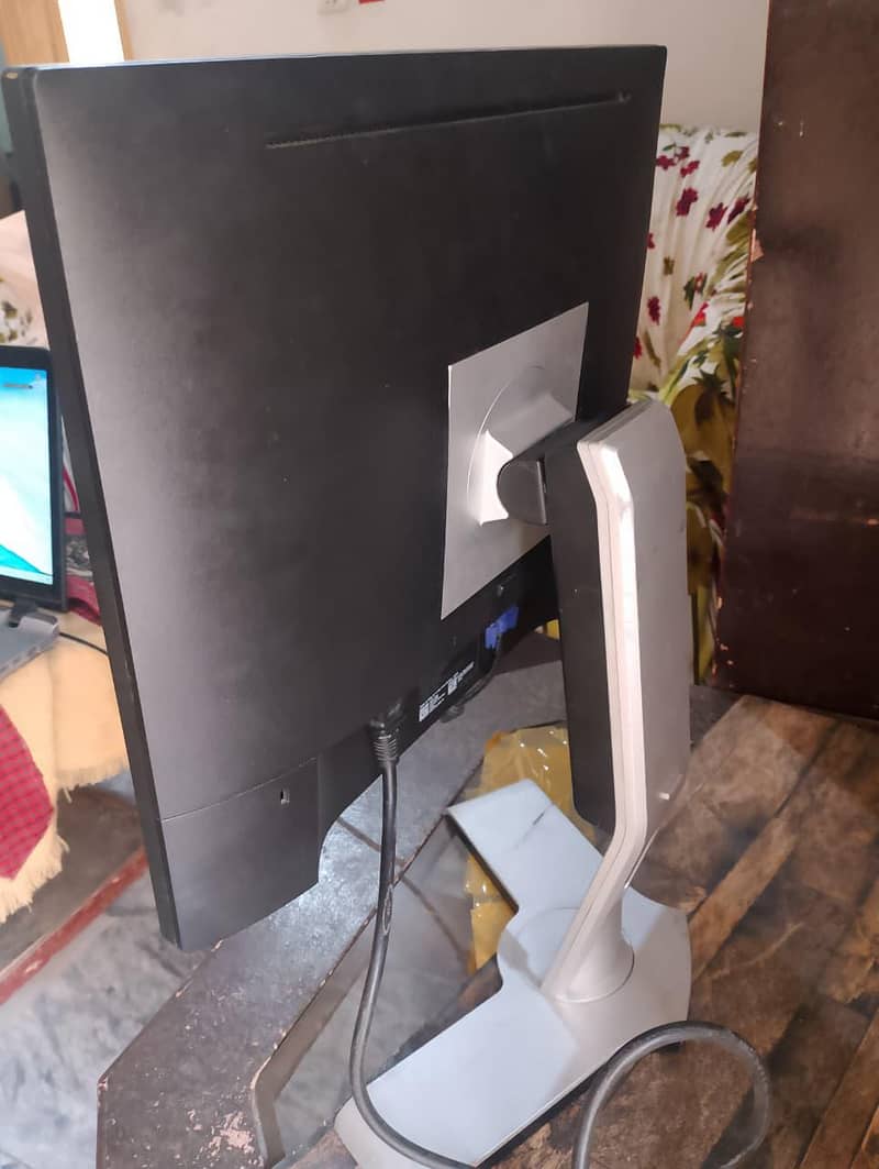 lcd 18 inc - Computer & Laptop Accessories - 1115540985